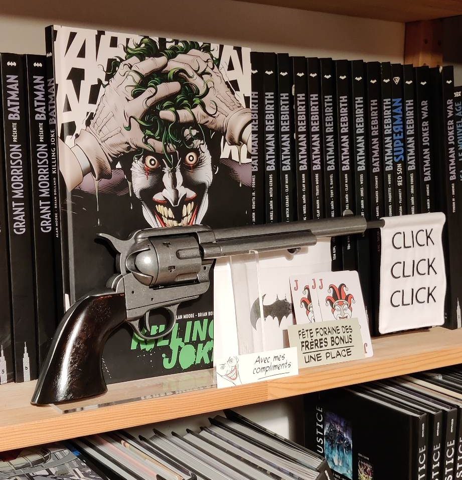 Joker "Killing Joke" Gun - Batfactory